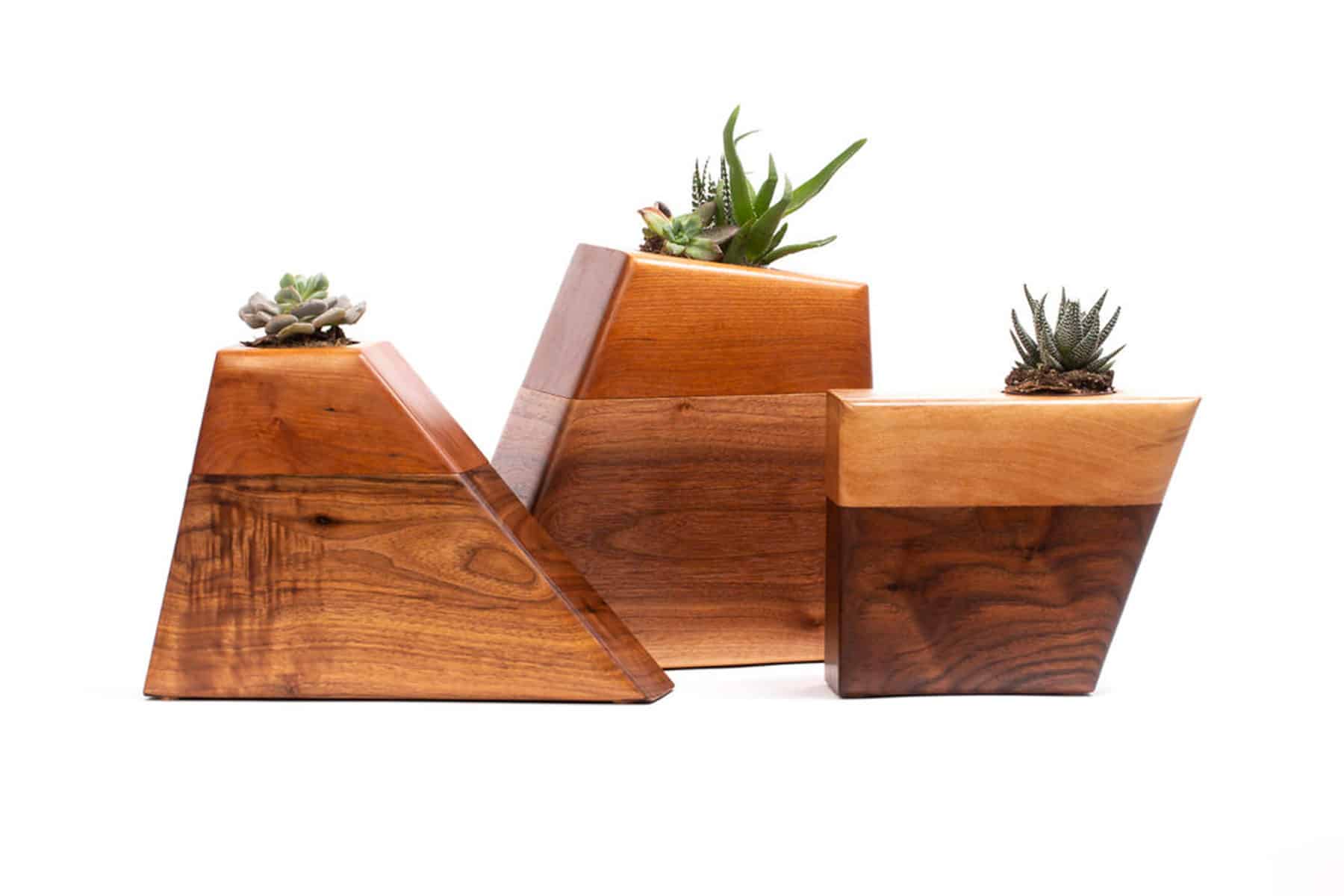 Choosing An Urn Material